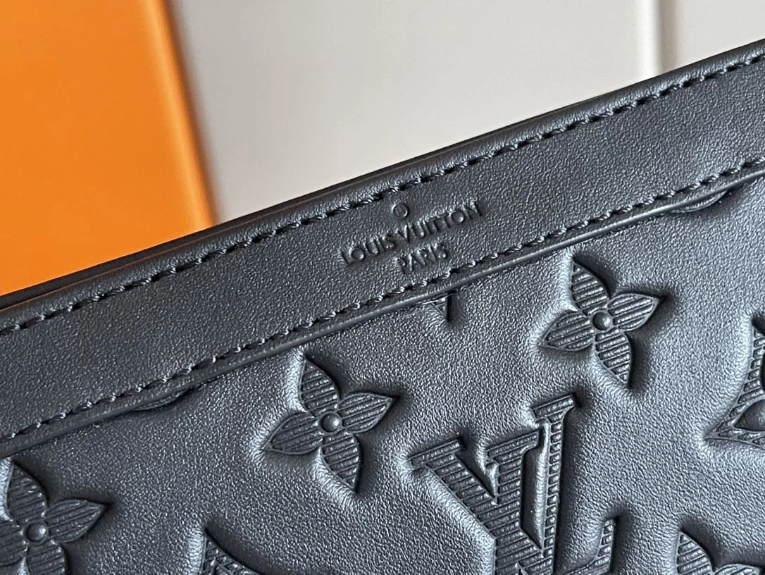 Perfect replica Mens Louis Vuitton Satchel Bags