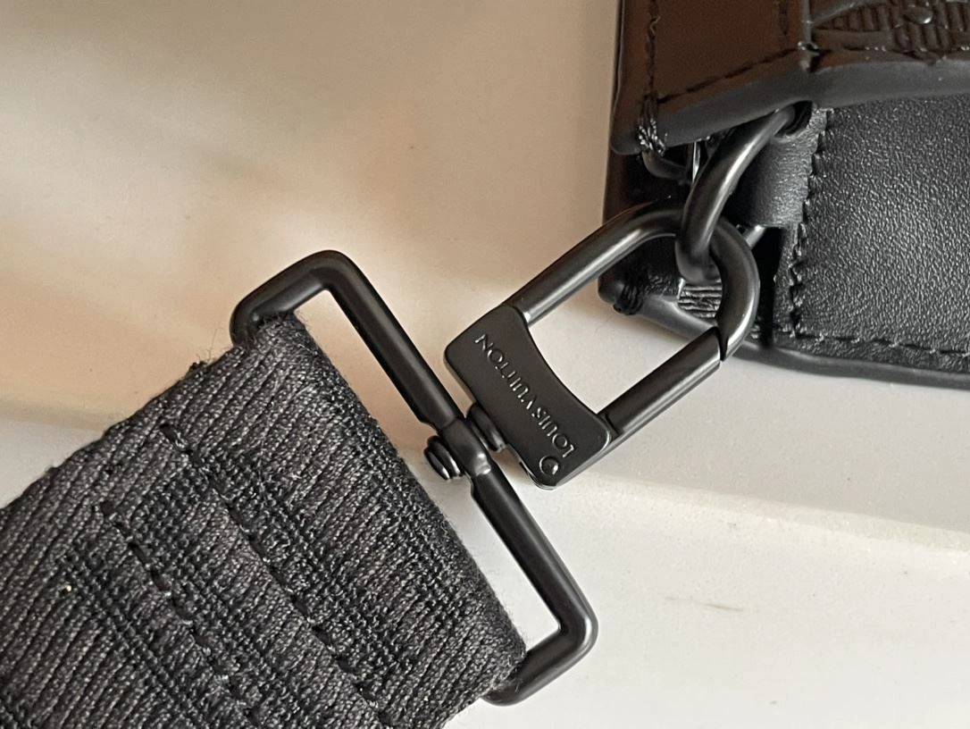 Perfect replica Mens Louis Vuitton Satchel Bags