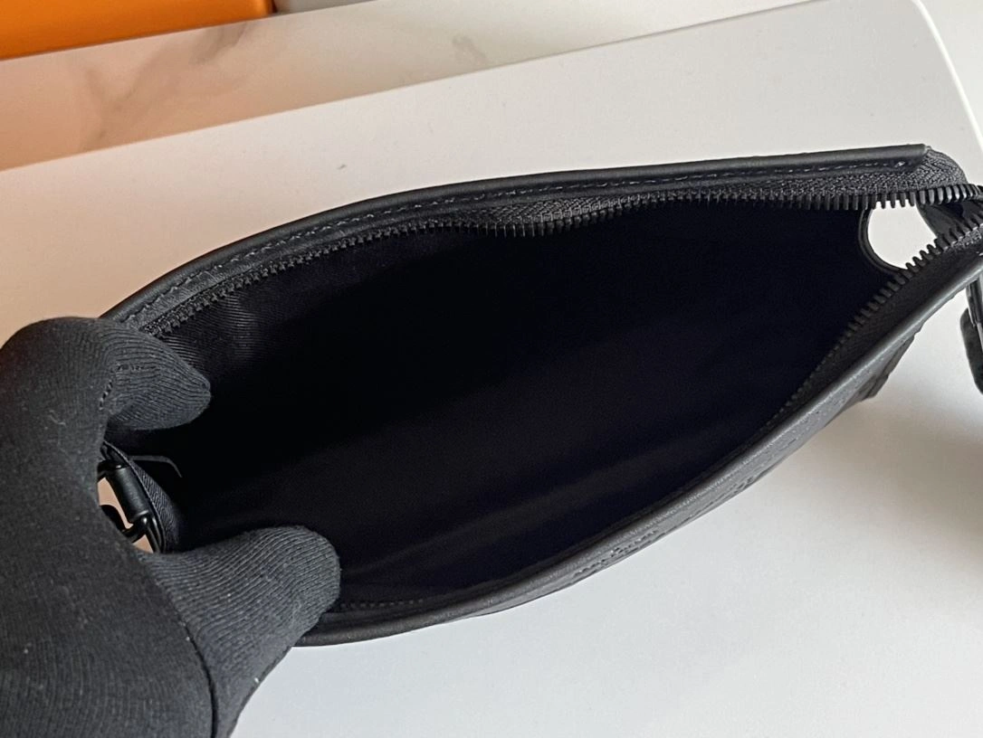 Perfect replica Mens Louis Vuitton Satchel Bags