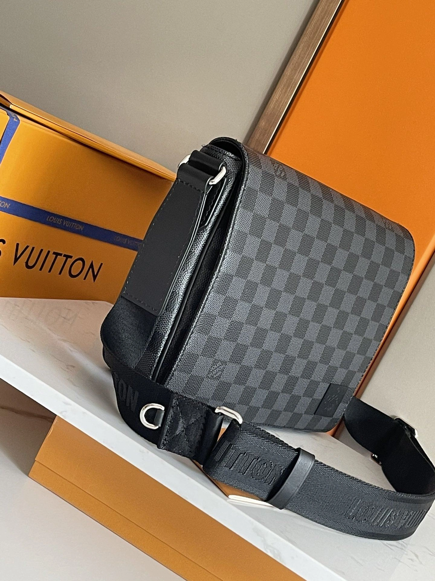 Economical Mens Louis Vuitton Satchel Bags