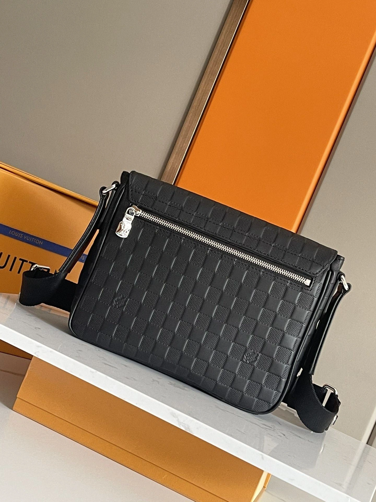 Inexpensive Mens Louis Vuitton Satchel Bags