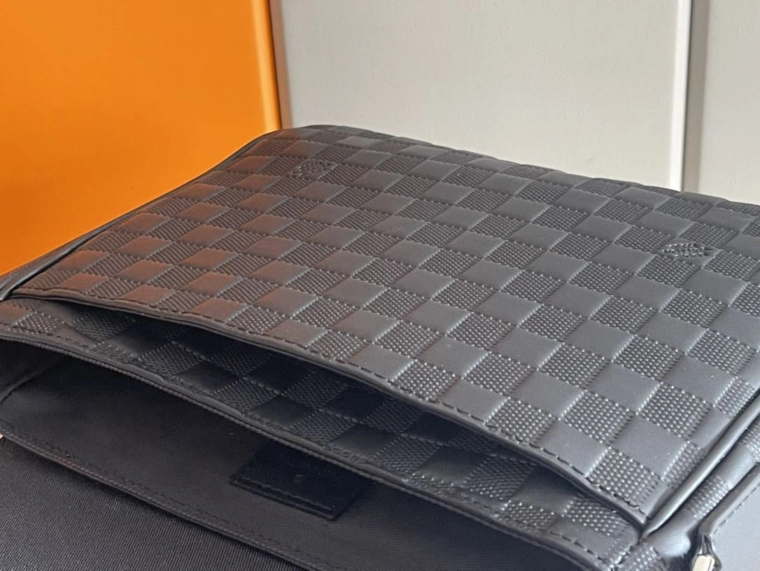 Inexpensive Mens Louis Vuitton Satchel Bags