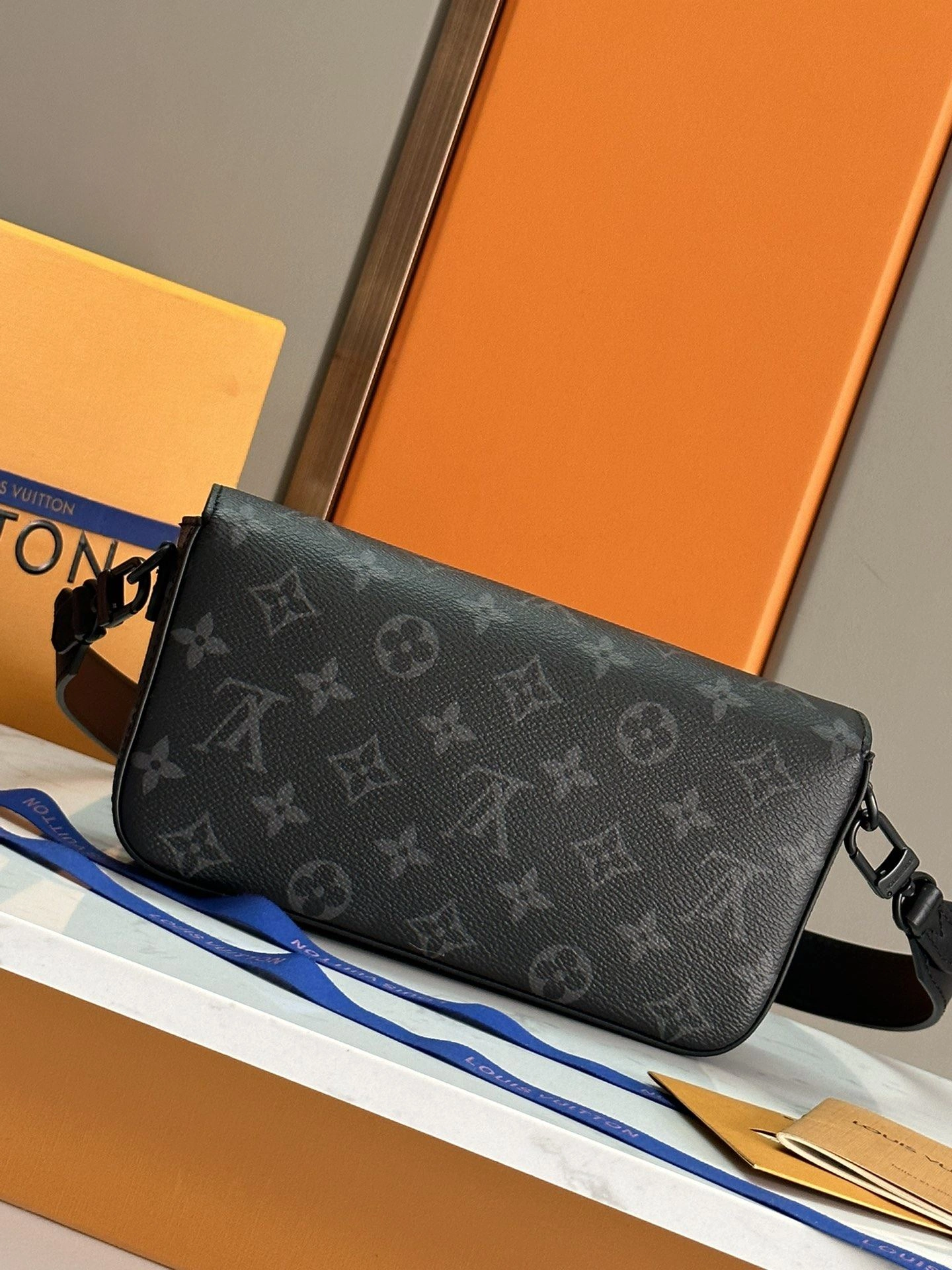 Inexpensive Mens Louis Vuitton Satchel Bags