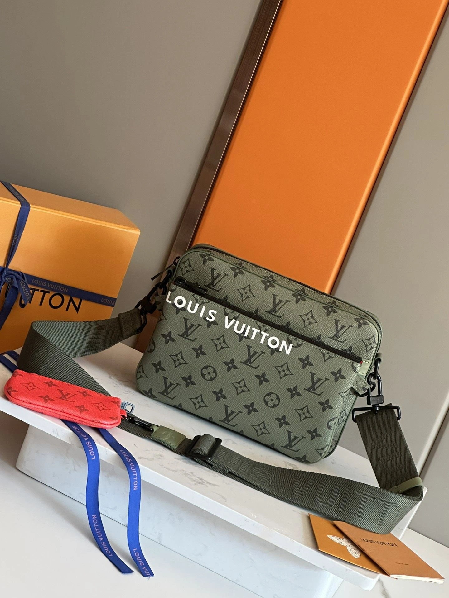 Mens Louis Vuitton Satchel Bags