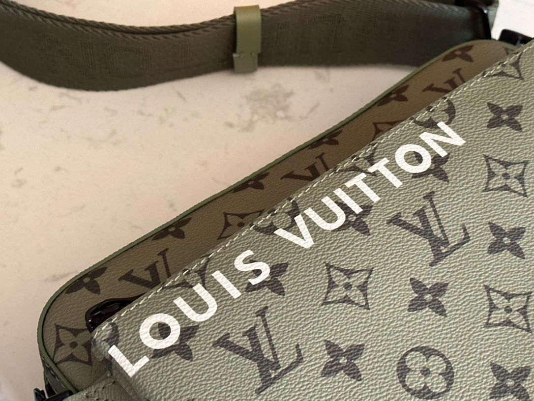 Budget-friendly Mens Louis Vuitton Satchel Bags