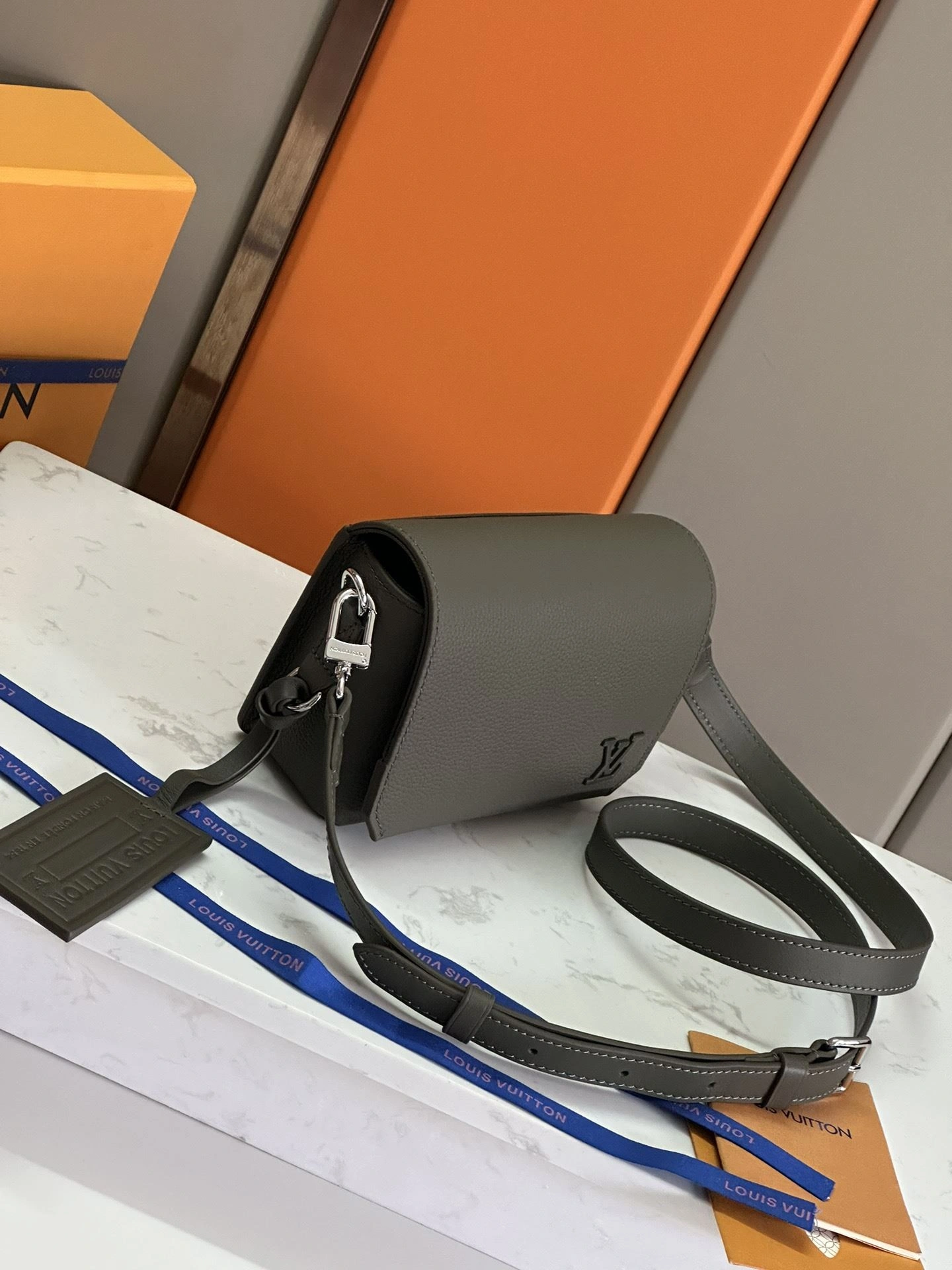 High accuracy Mens Louis Vuitton Satchel Bags