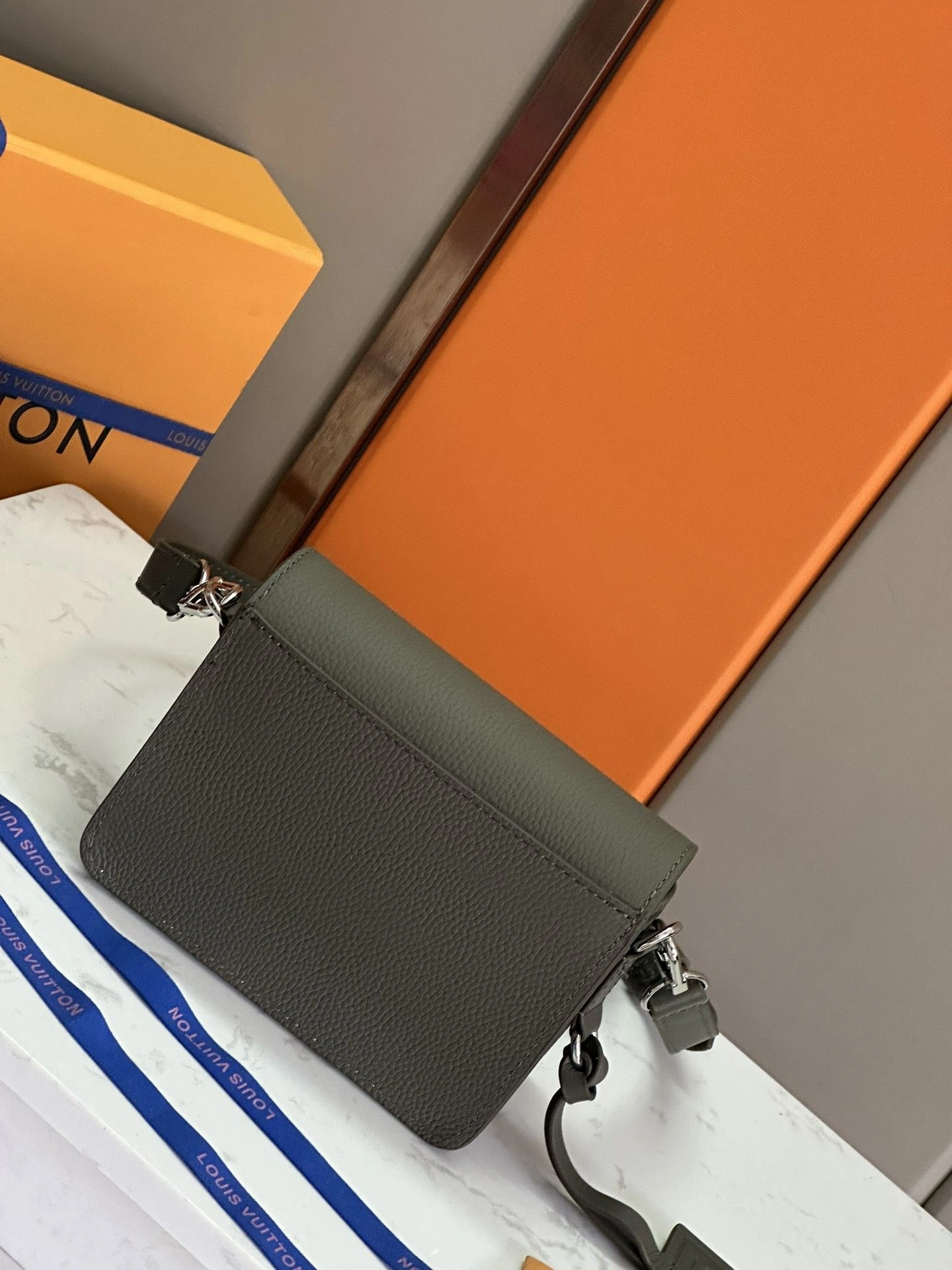 High accuracy Mens Louis Vuitton Satchel Bags