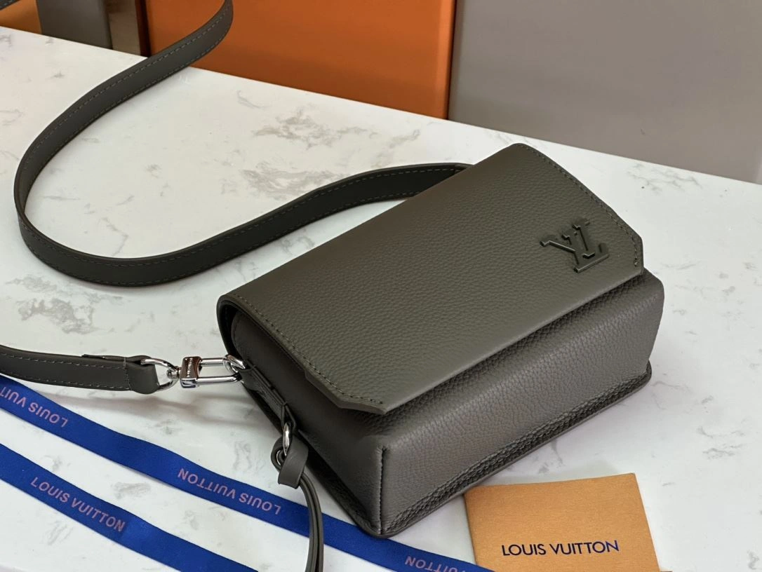 High accuracy Mens Louis Vuitton Satchel Bags