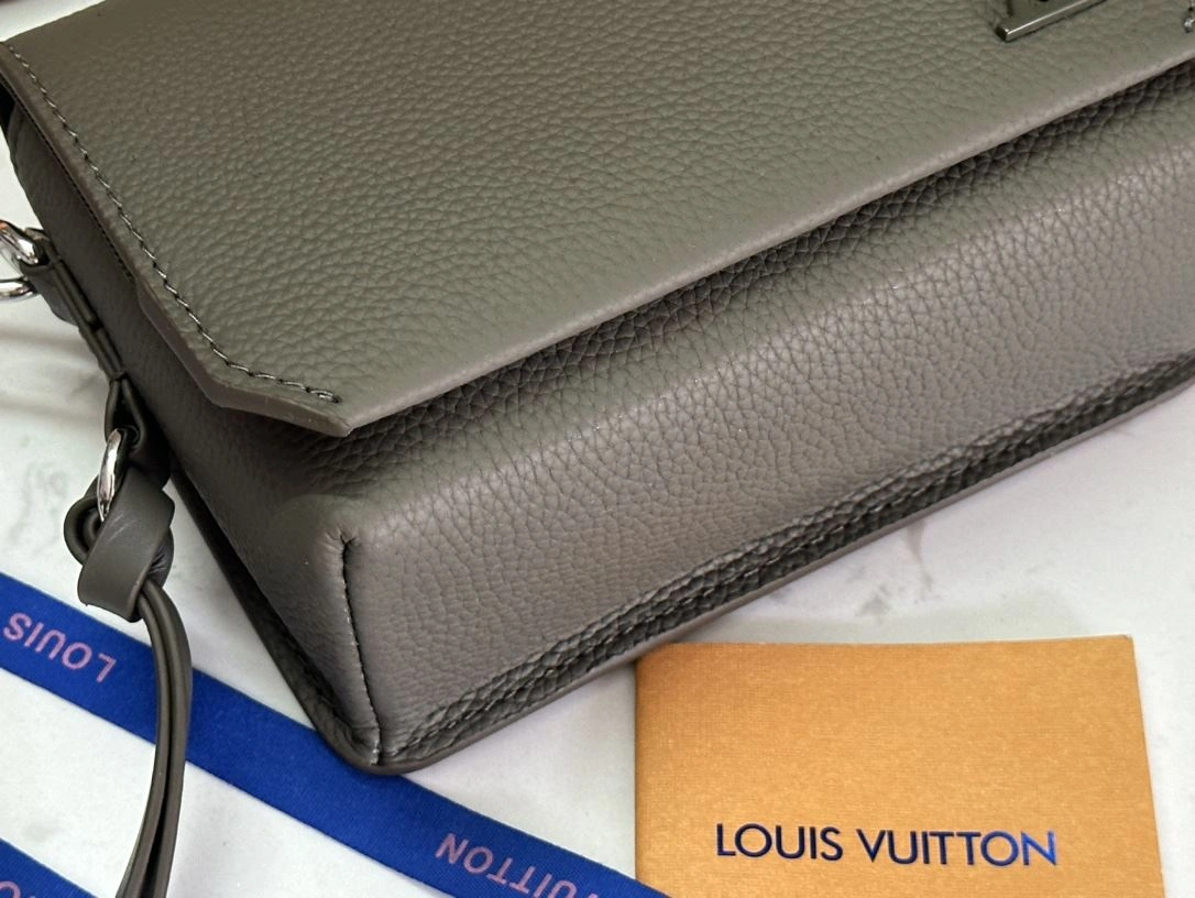 High accuracy Mens Louis Vuitton Satchel Bags
