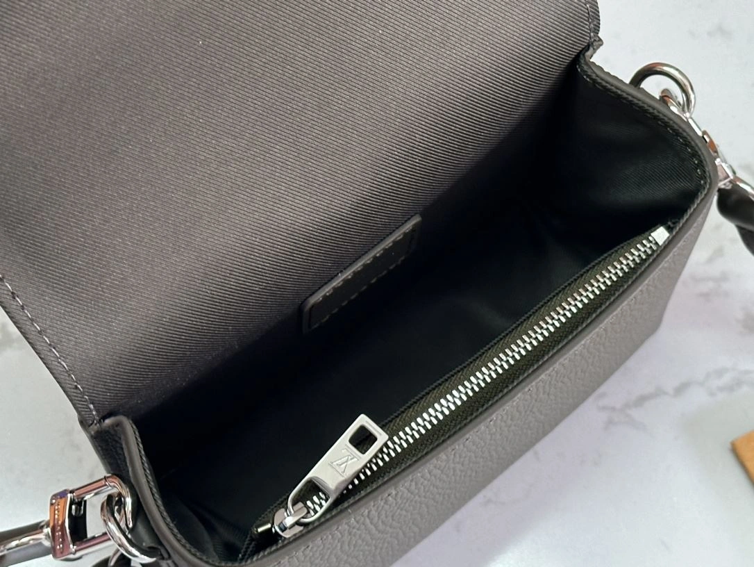 High accuracy Mens Louis Vuitton Satchel Bags