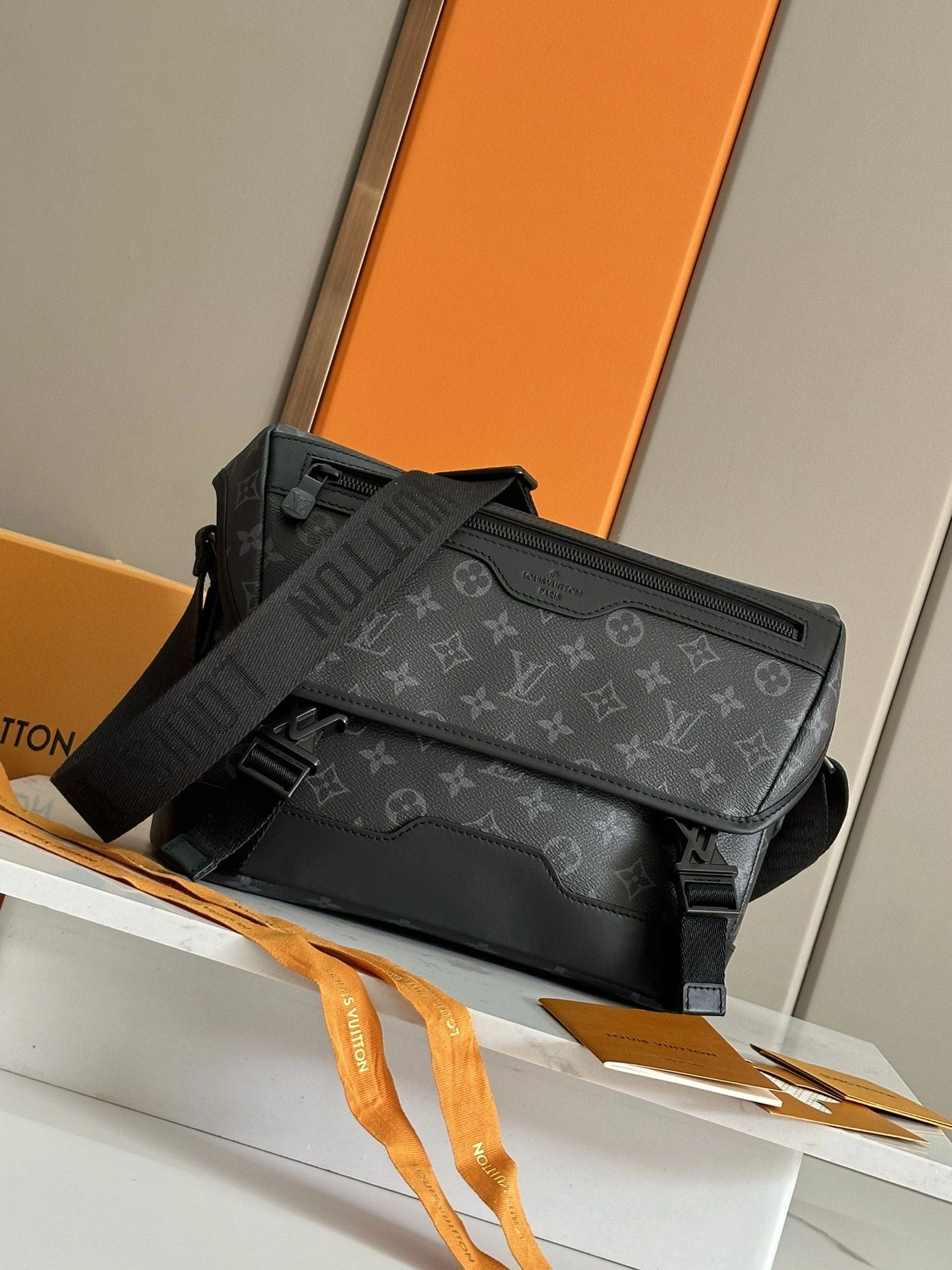 Mens Louis Vuitton Satchel Bags