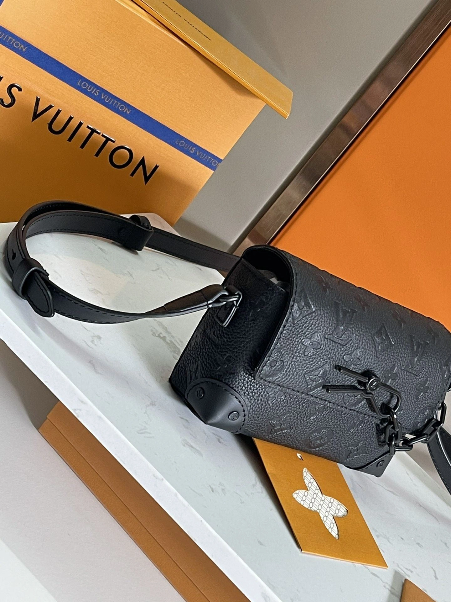 Factory-made Mens Louis Vuitton Satchel Bags
