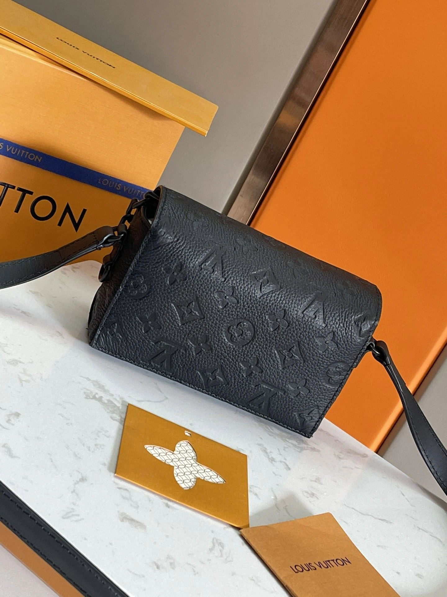 Factory-made Mens Louis Vuitton Satchel Bags