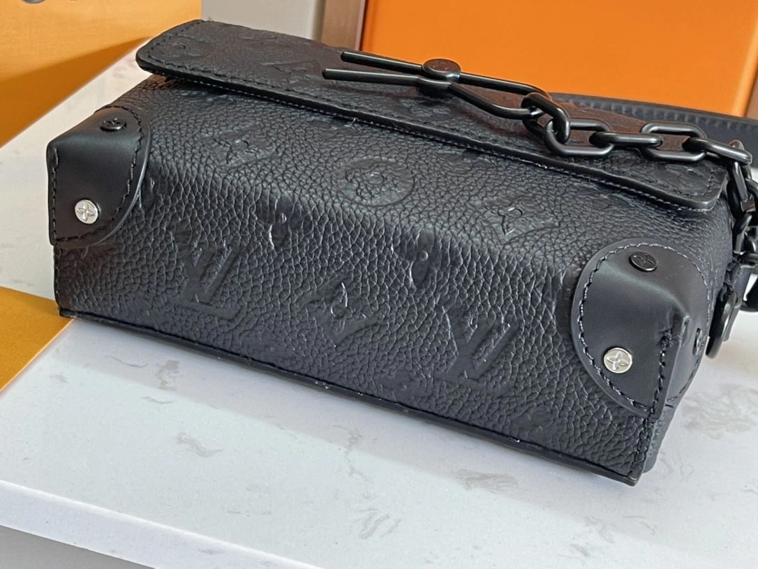 Factory-made Mens Louis Vuitton Satchel Bags