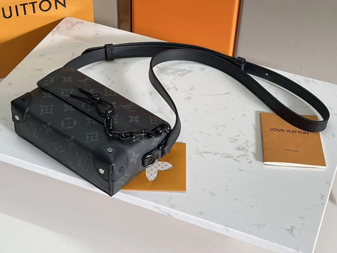 Perfect replica Mens Louis Vuitton Satchel Bags