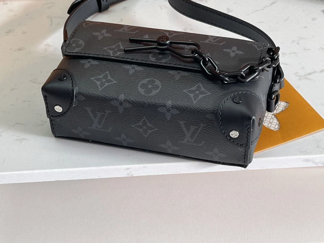 Perfect replica Mens Louis Vuitton Satchel Bags