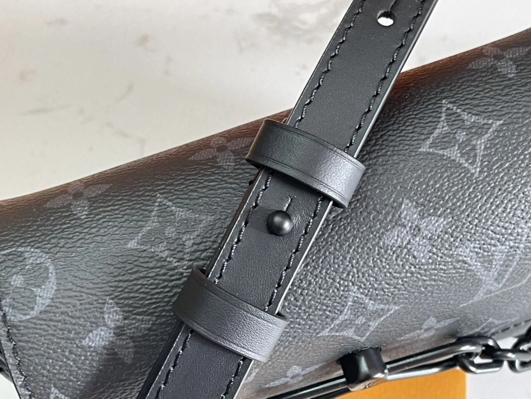 Perfect replica Mens Louis Vuitton Satchel Bags