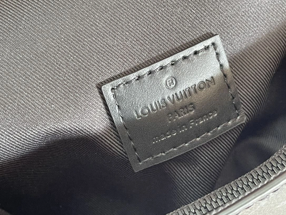 Perfect replica Mens Louis Vuitton Satchel Bags