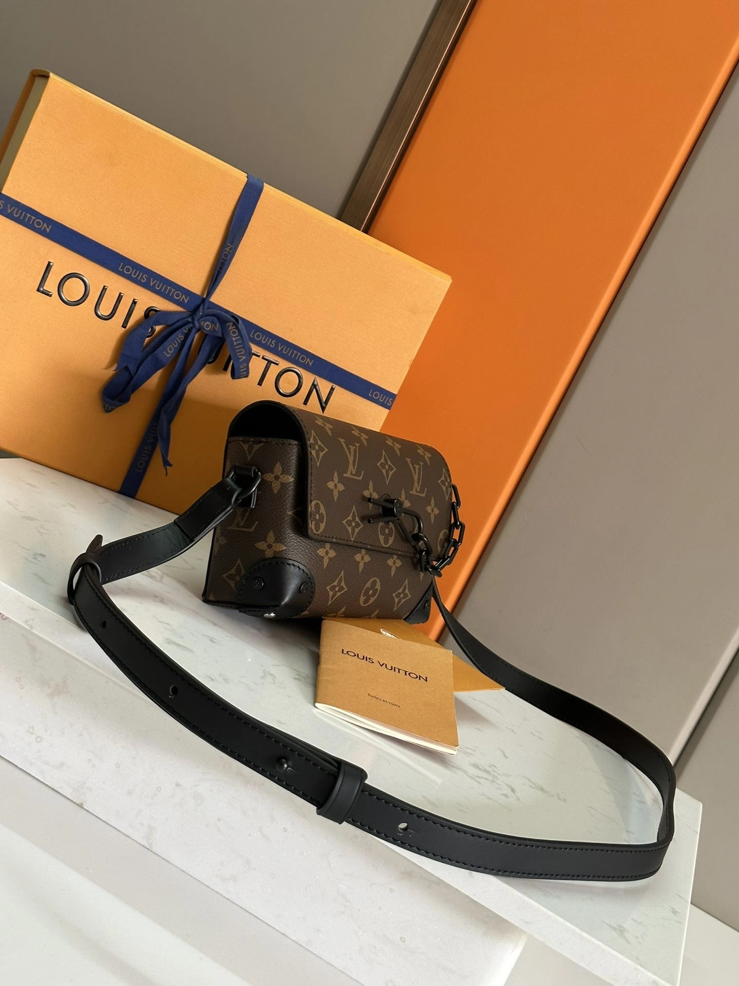 High fidelity Mens Louis Vuitton Satchel Bags