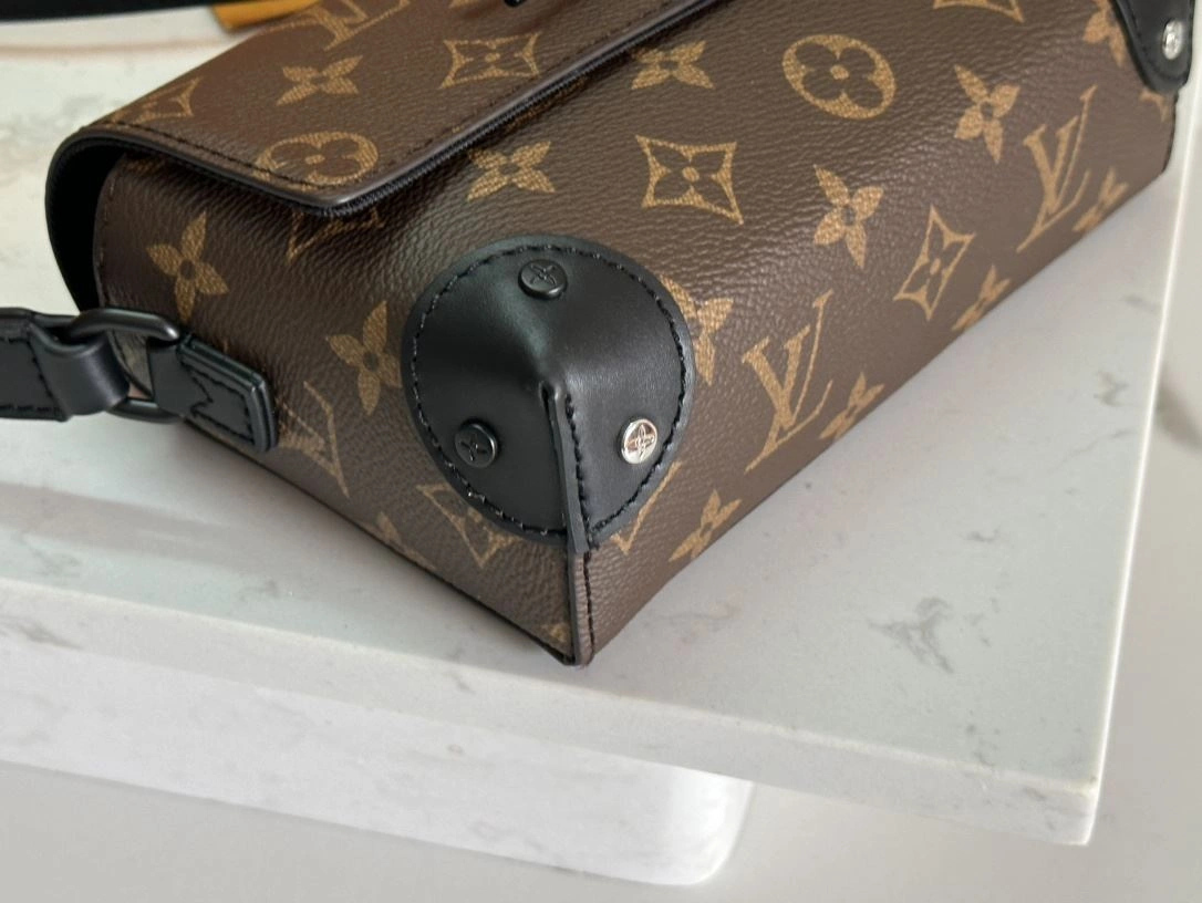 High fidelity Mens Louis Vuitton Satchel Bags