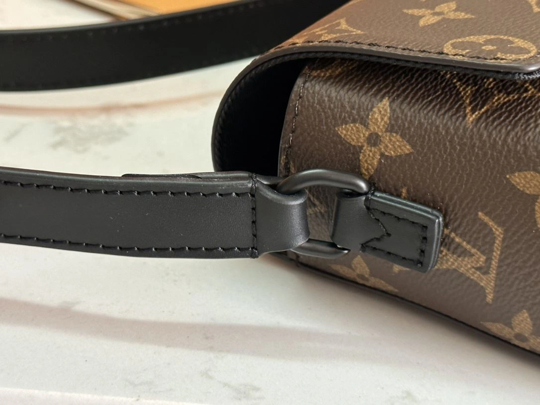 High fidelity Mens Louis Vuitton Satchel Bags