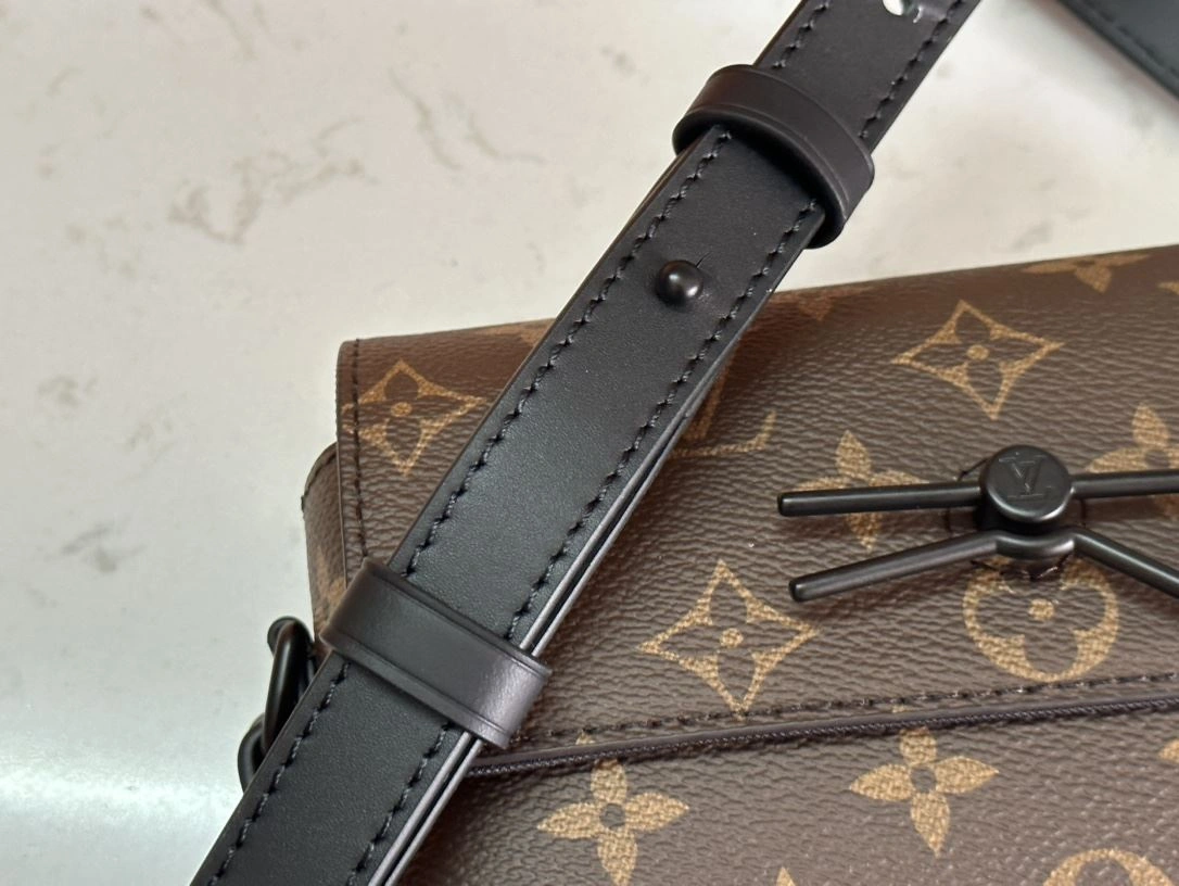 High fidelity Mens Louis Vuitton Satchel Bags