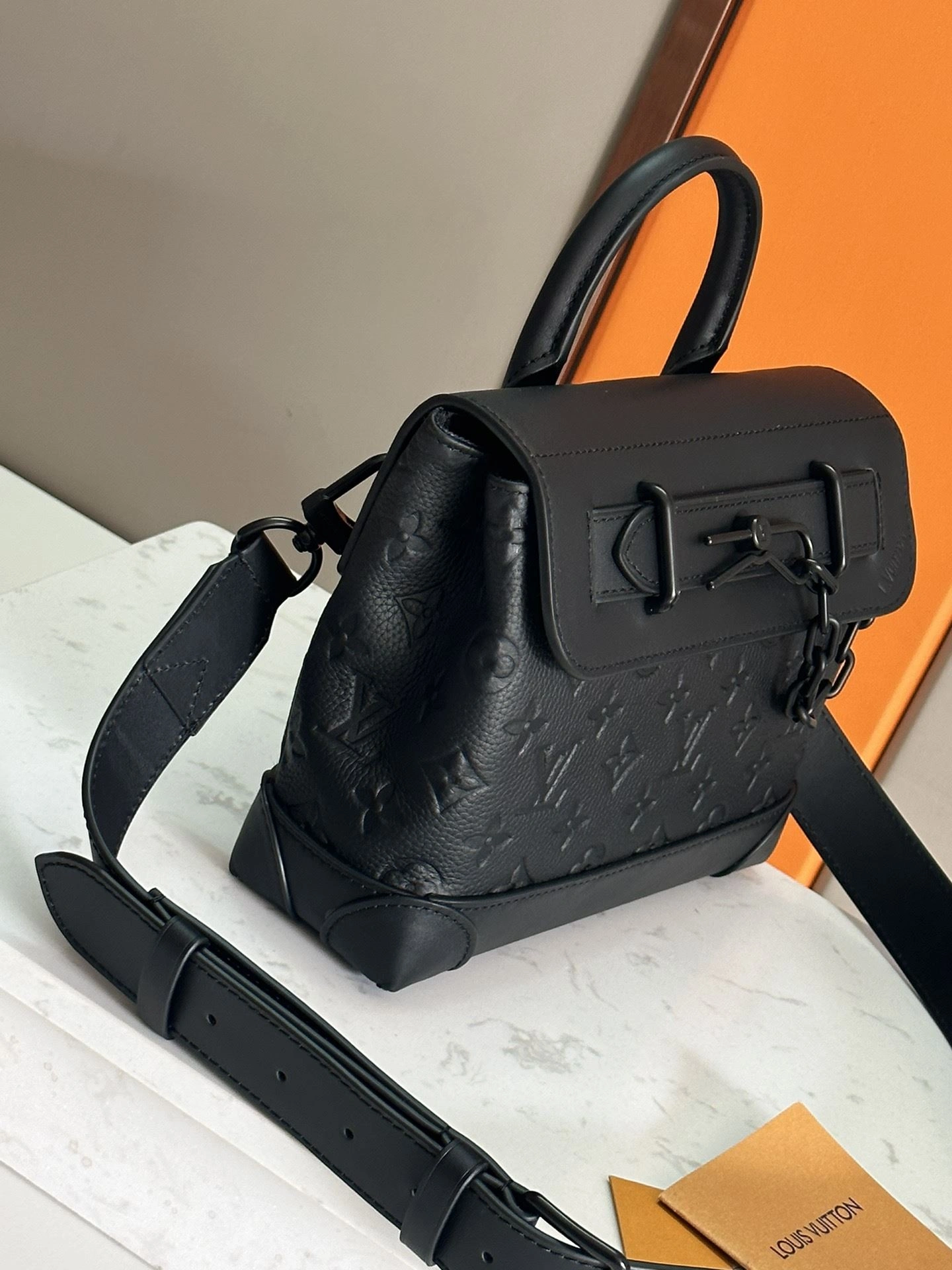 Exact replica Mens Louis Vuitton Satchel Bags