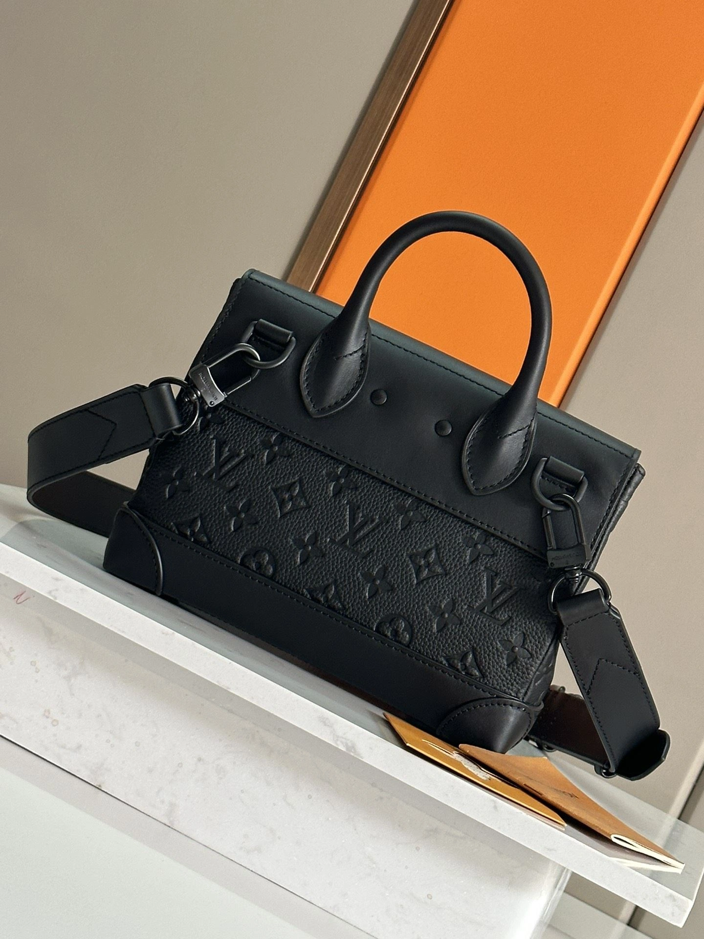 Exact replica Mens Louis Vuitton Satchel Bags