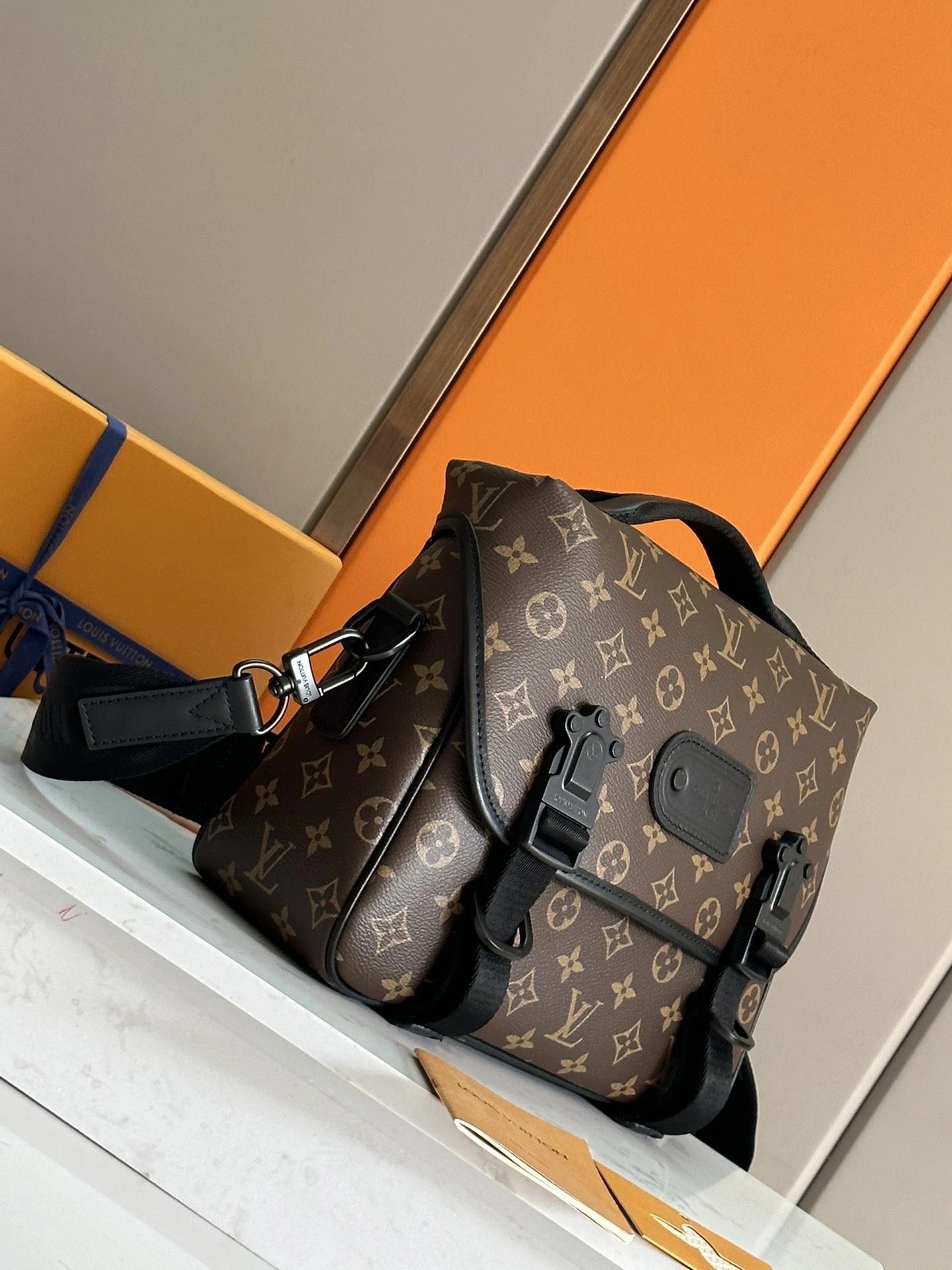 Authentic Mens Louis Vuitton Satchel Bags
