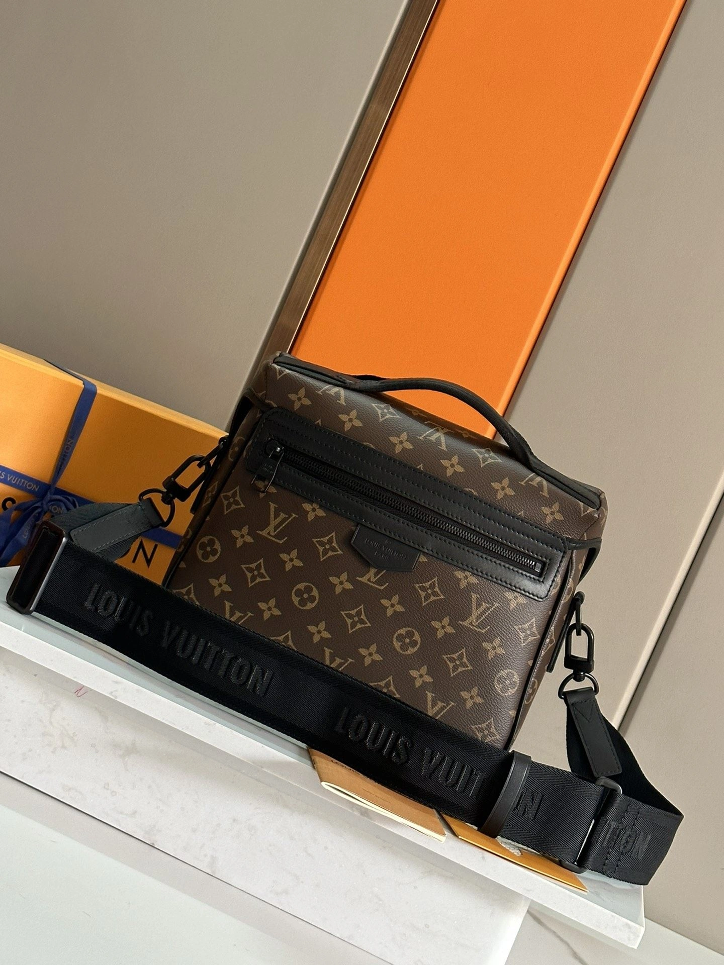 Authentic Mens Louis Vuitton Satchel Bags