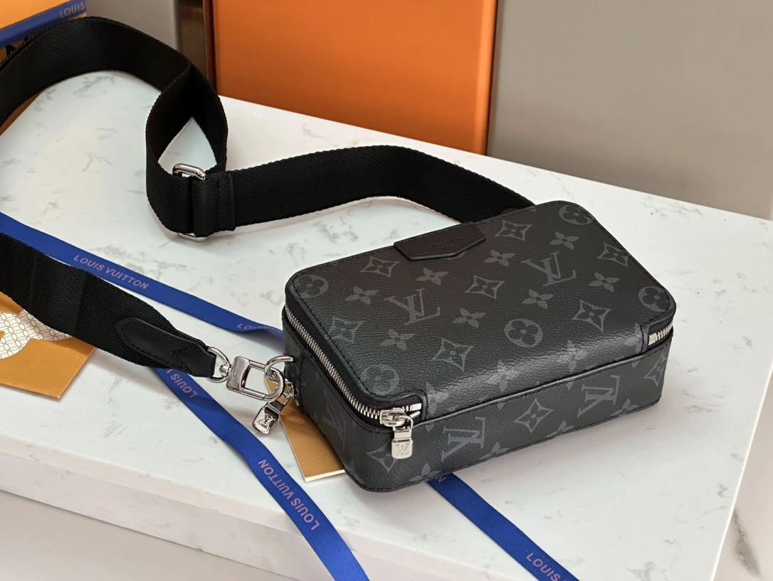 Exact replica Mens Louis Vuitton Satchel Bags