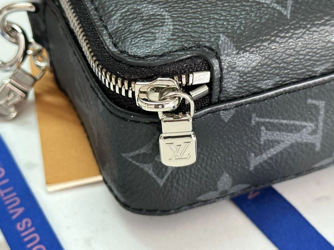 Exact replica Mens Louis Vuitton Satchel Bags