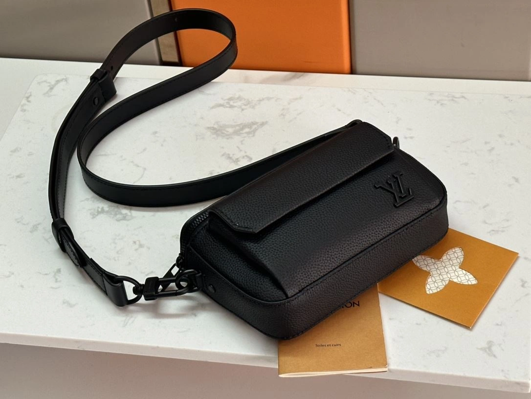 Top match Mens Louis Vuitton Satchel Bags