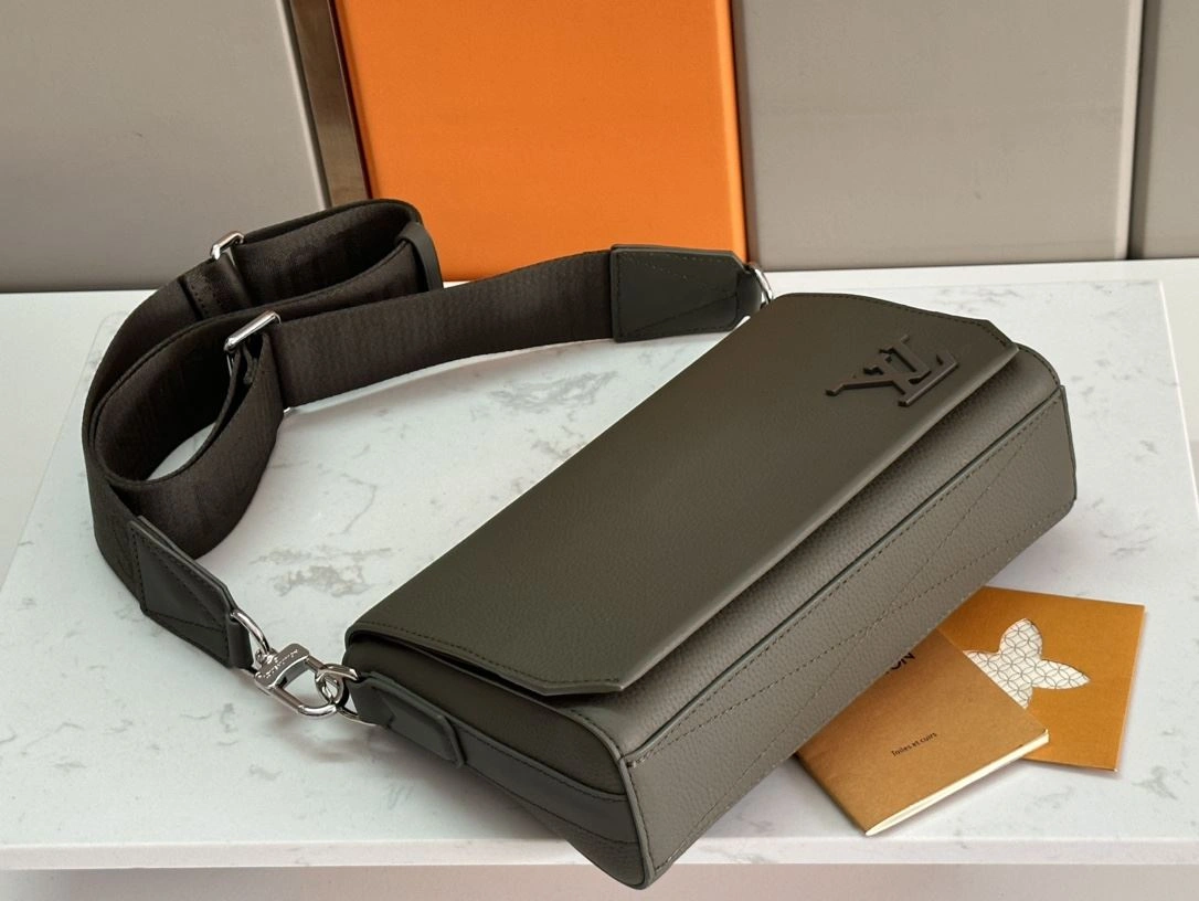Low-cost Mens Louis Vuitton Satchel Bags