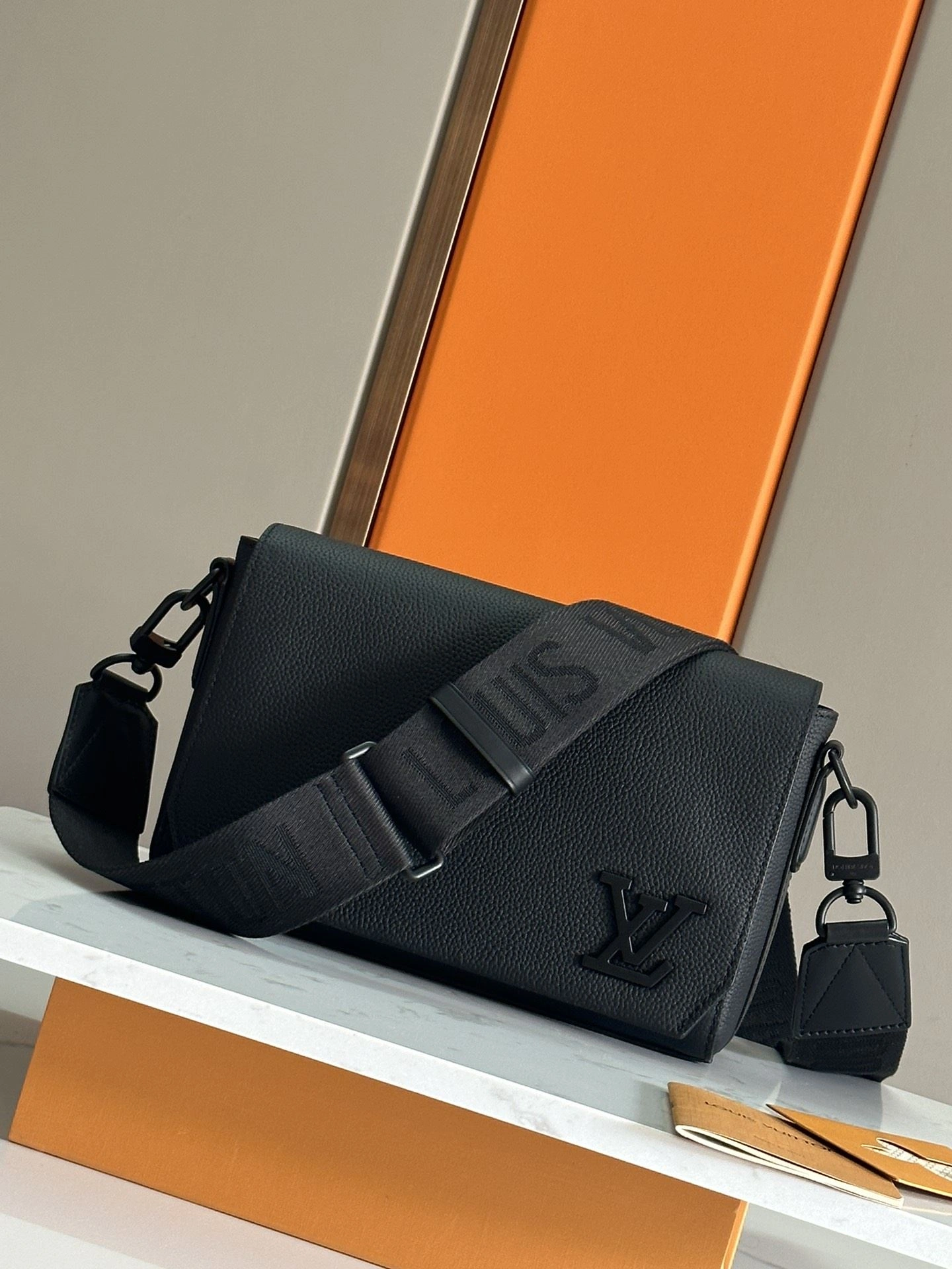 Mens Louis Vuitton Satchel Bags