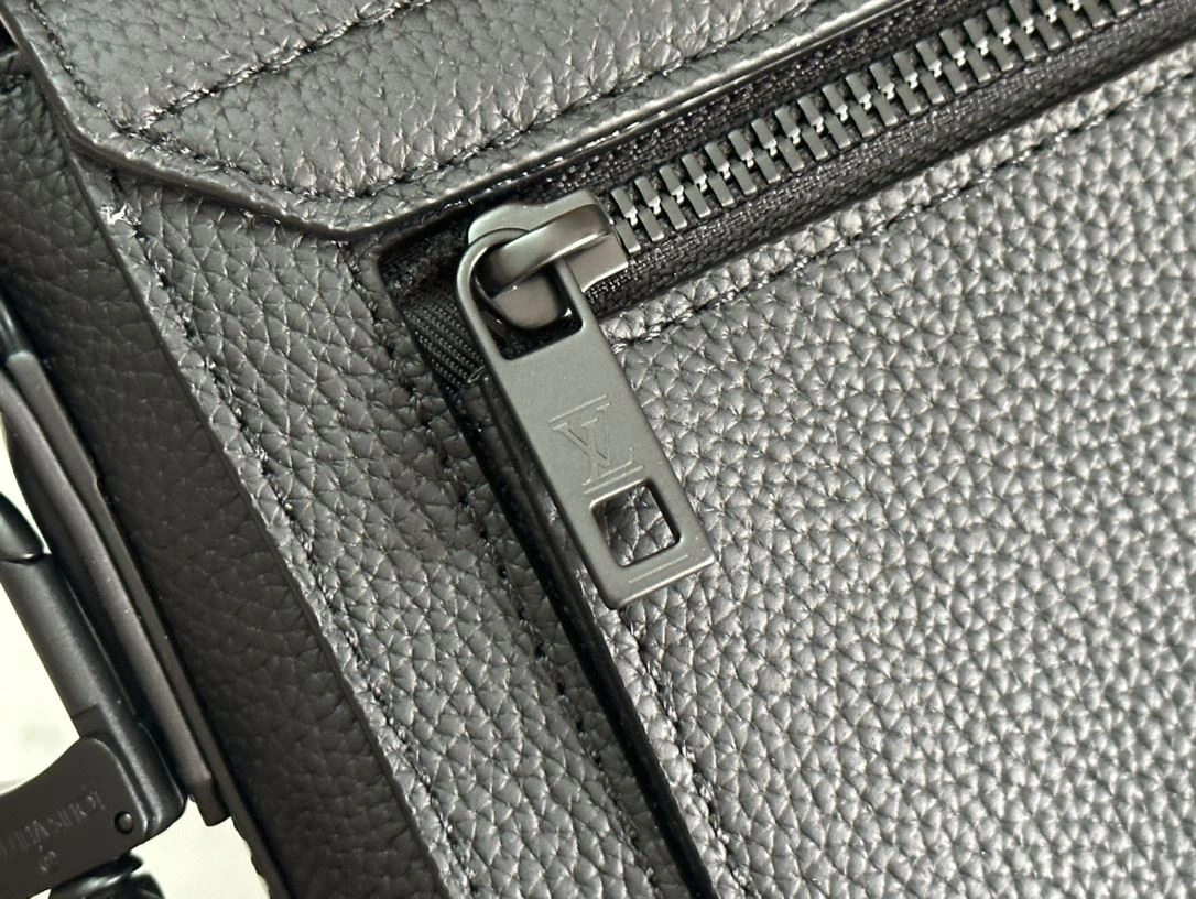Inexpensive Mens Louis Vuitton Satchel Bags