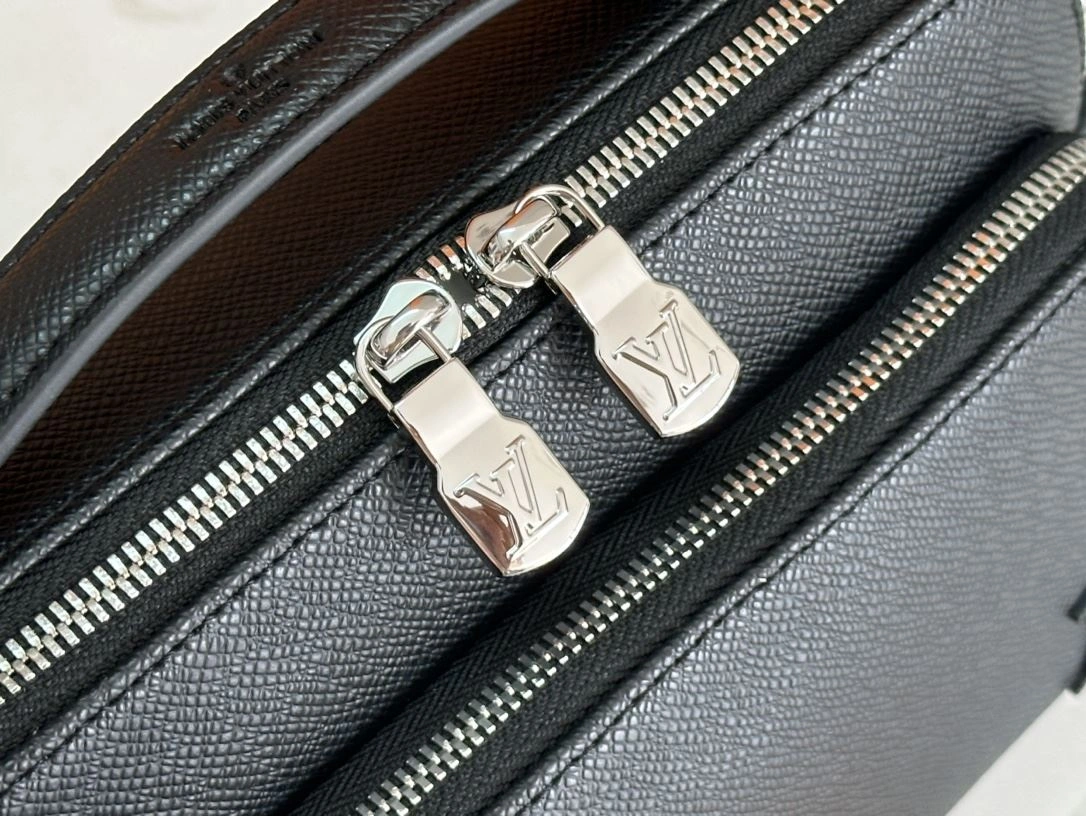Precise copy Mens Louis Vuitton Satchel Bags