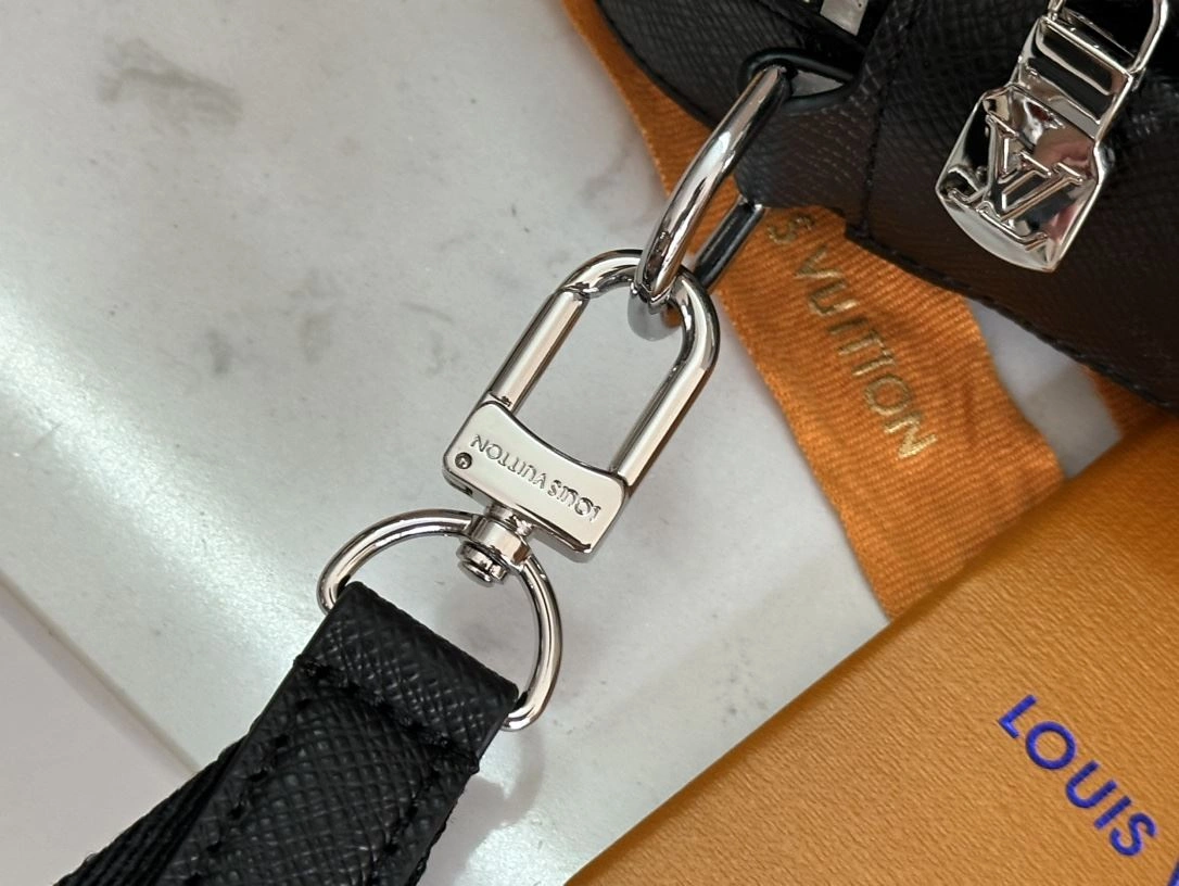 Precise copy Mens Louis Vuitton Satchel Bags