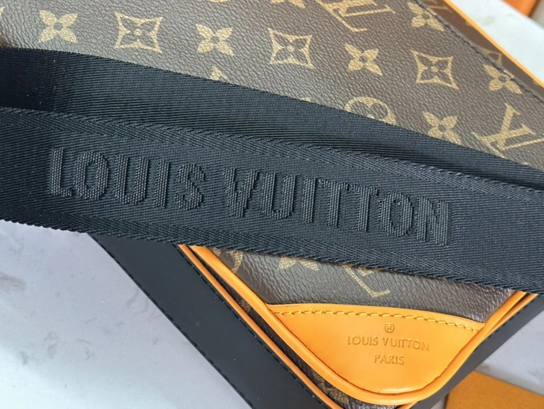 Mirror quality Mens Louis Vuitton Satchel Bags