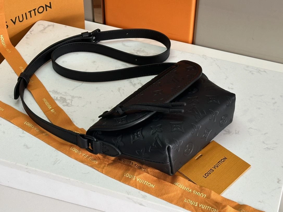 Top mirror Mens Louis Vuitton Satchel Bags