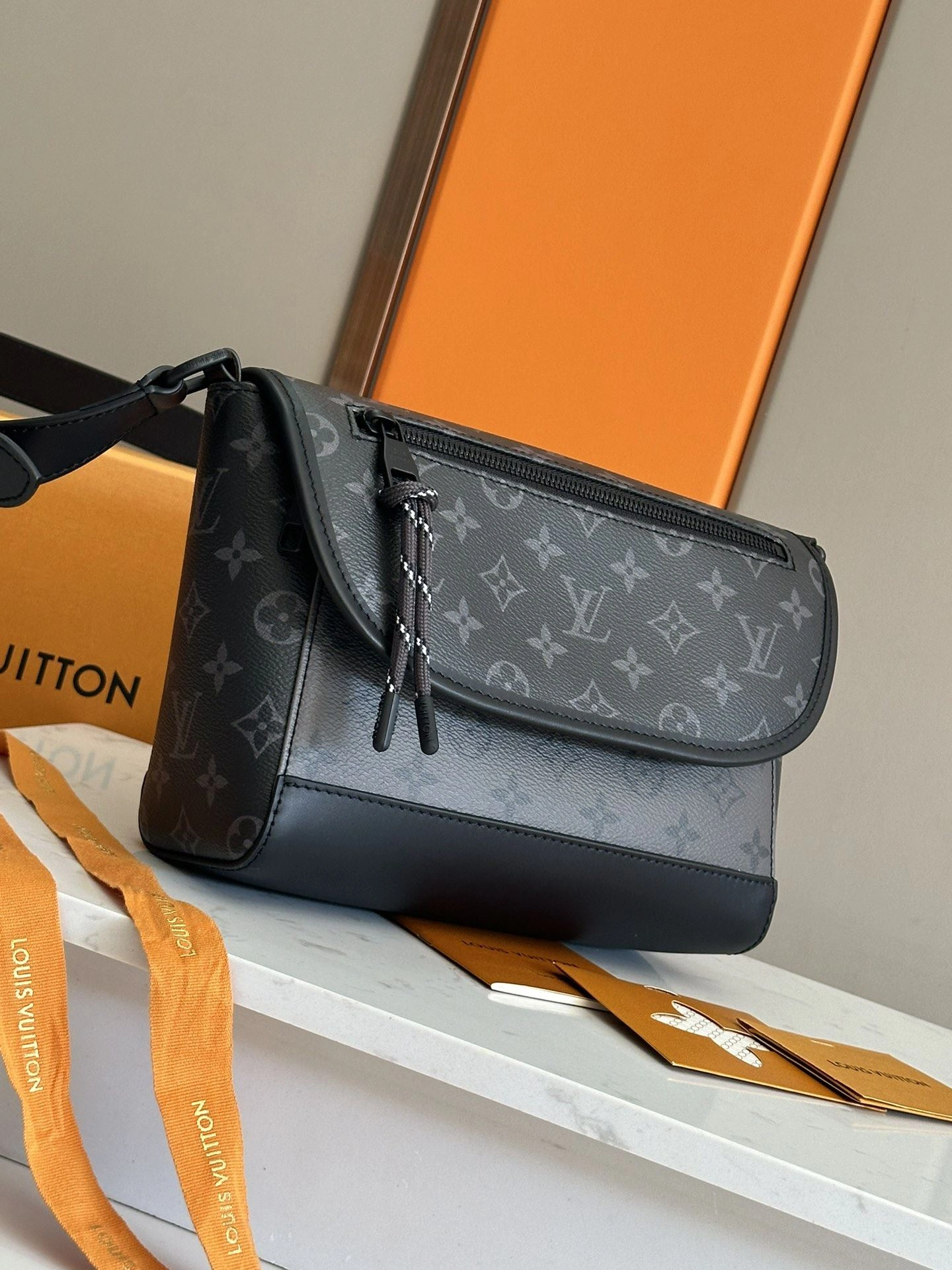 Brand-authenticated Mens Louis Vuitton Satchel Bags