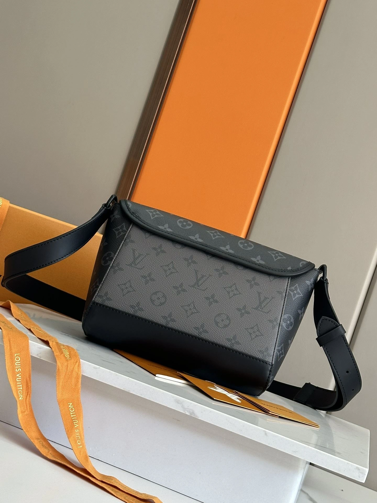 Brand-authenticated Mens Louis Vuitton Satchel Bags