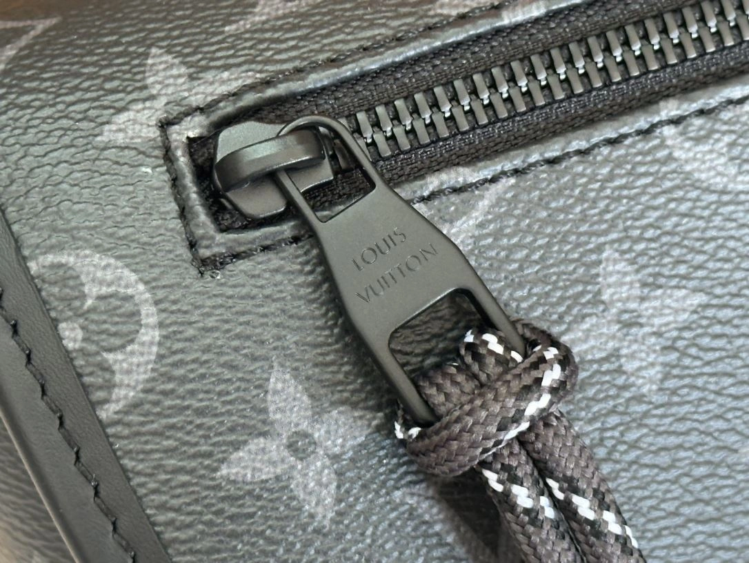 Brand-authenticated Mens Louis Vuitton Satchel Bags