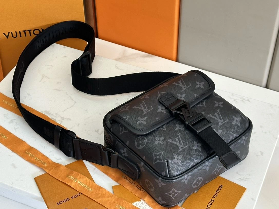 Perfect replica Mens Louis Vuitton Satchel Bags