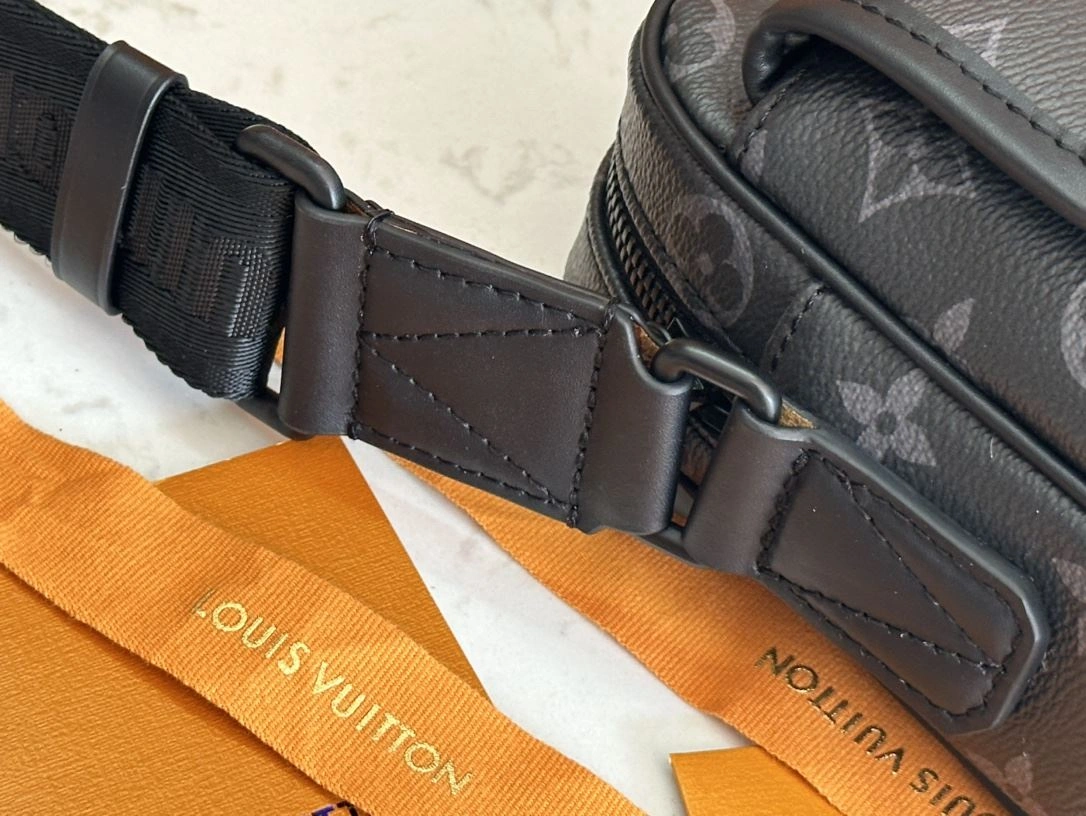 Perfect replica Mens Louis Vuitton Satchel Bags
