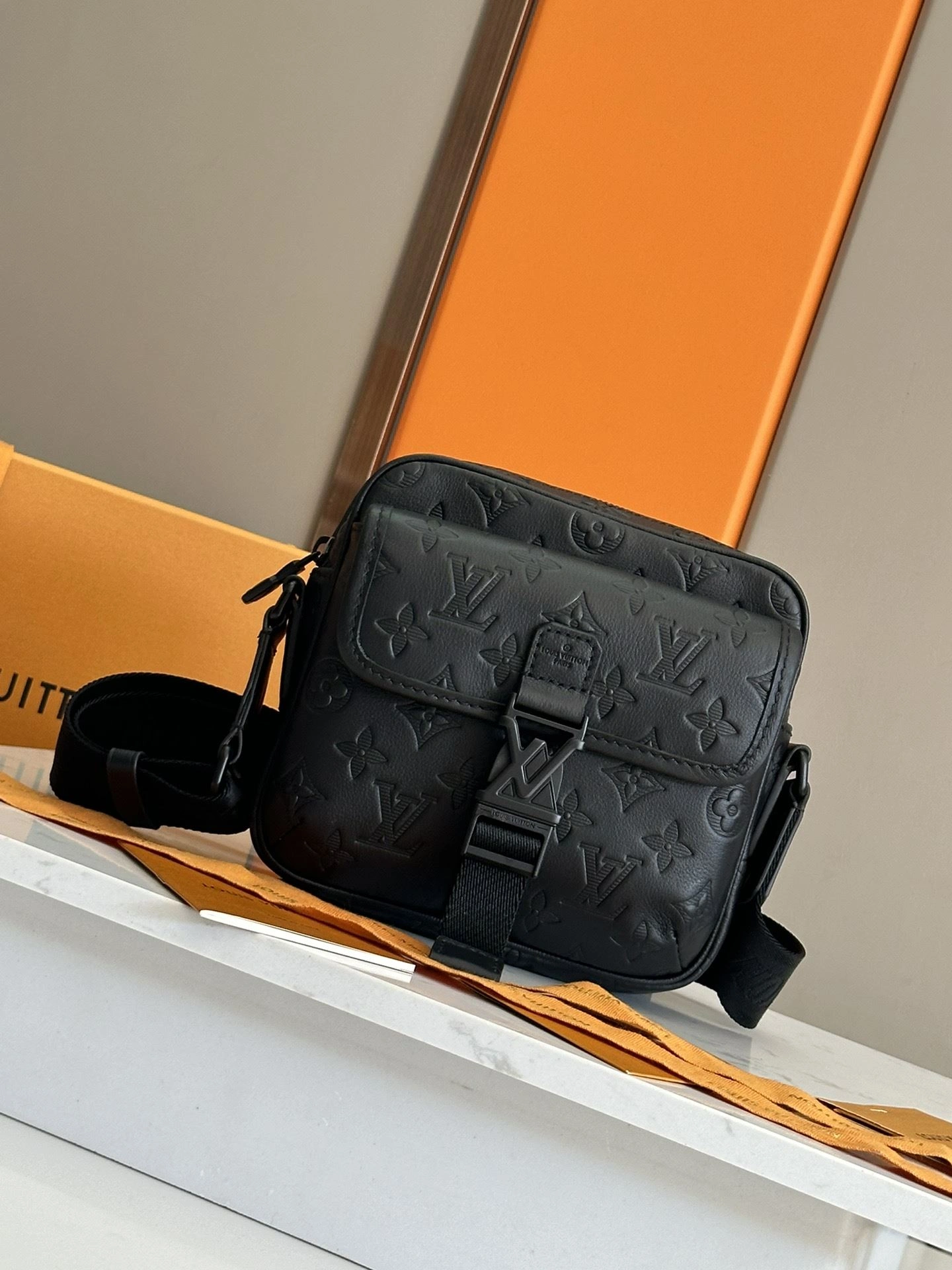 Mens Louis Vuitton Satchel Bags