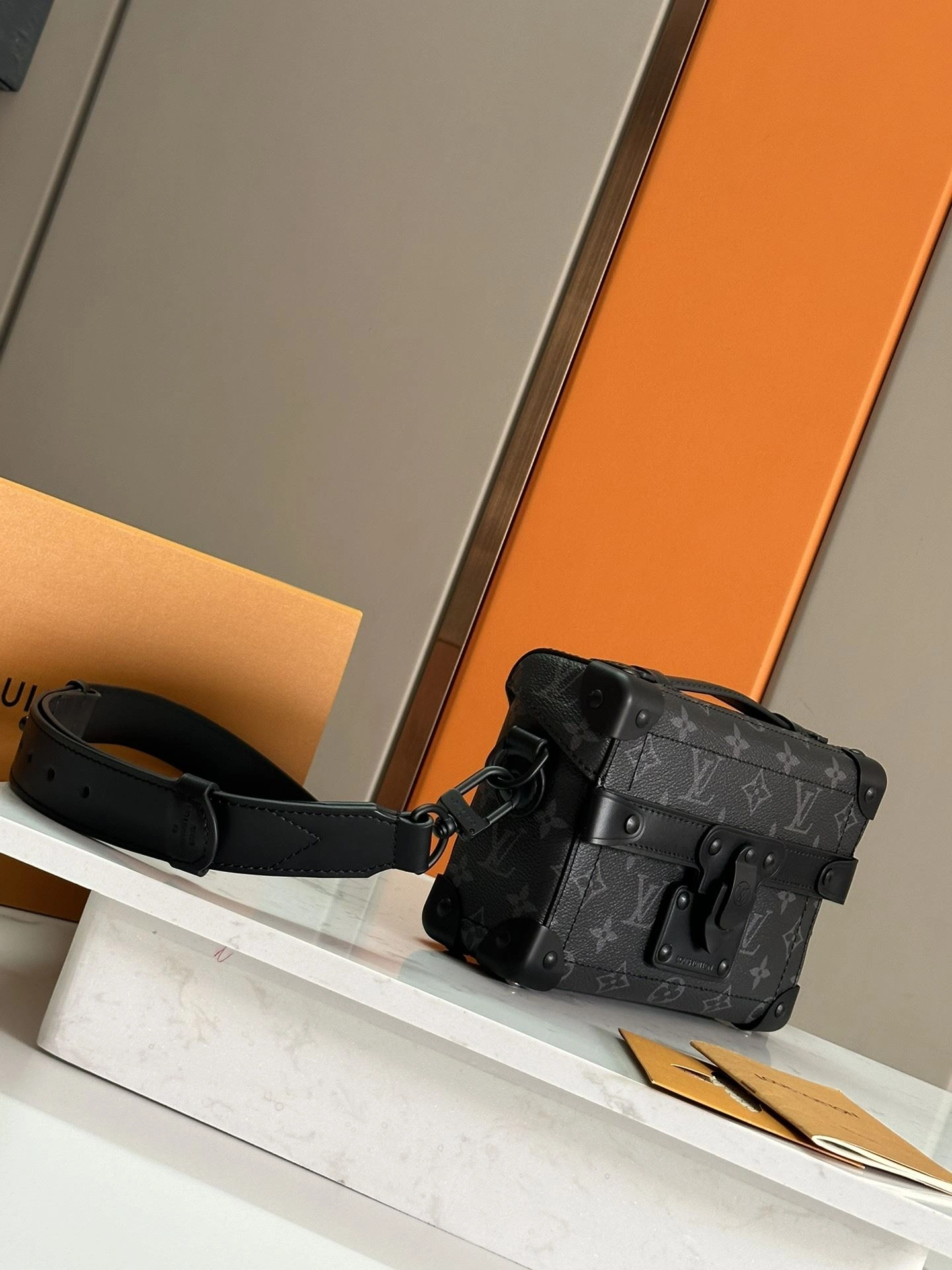 Precise copy Mens Louis Vuitton Satchel Bags