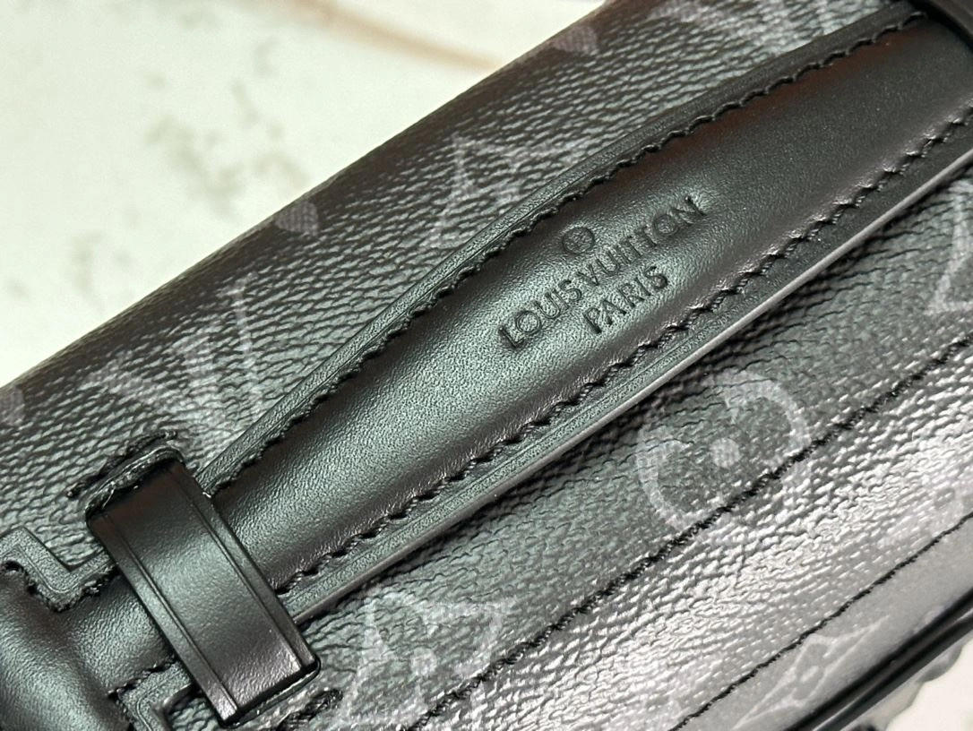 Precise copy Mens Louis Vuitton Satchel Bags