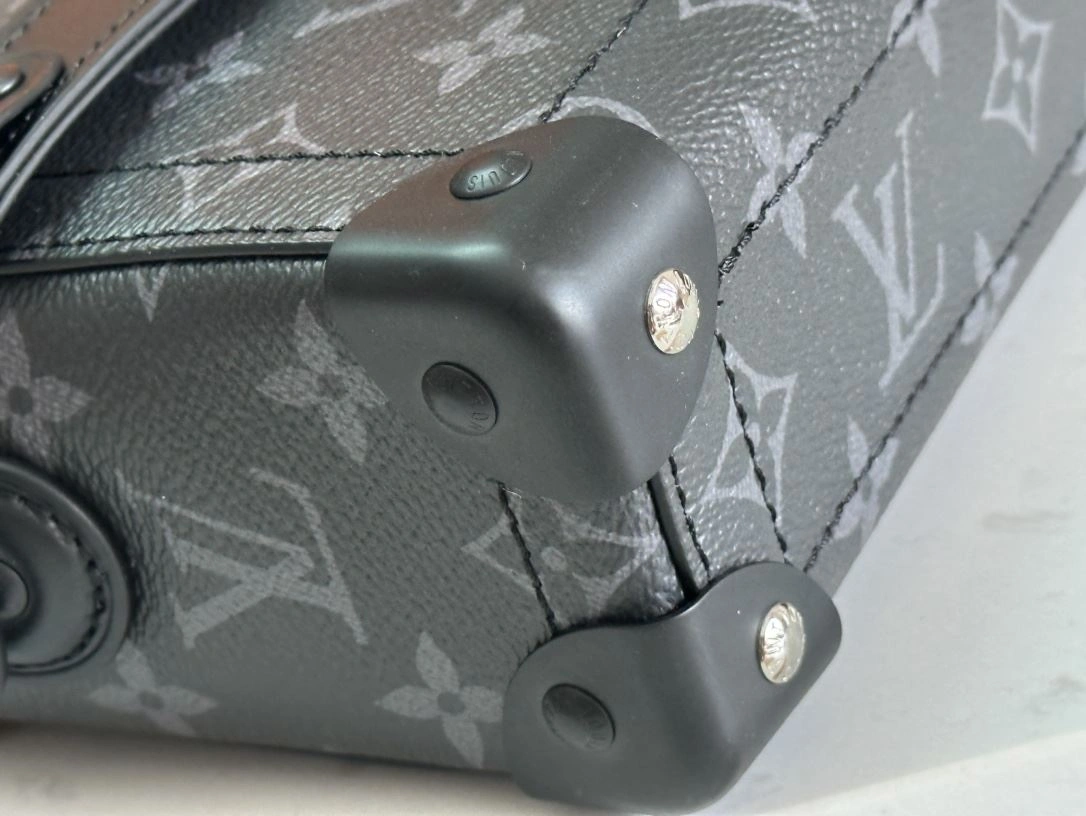 Precise copy Mens Louis Vuitton Satchel Bags