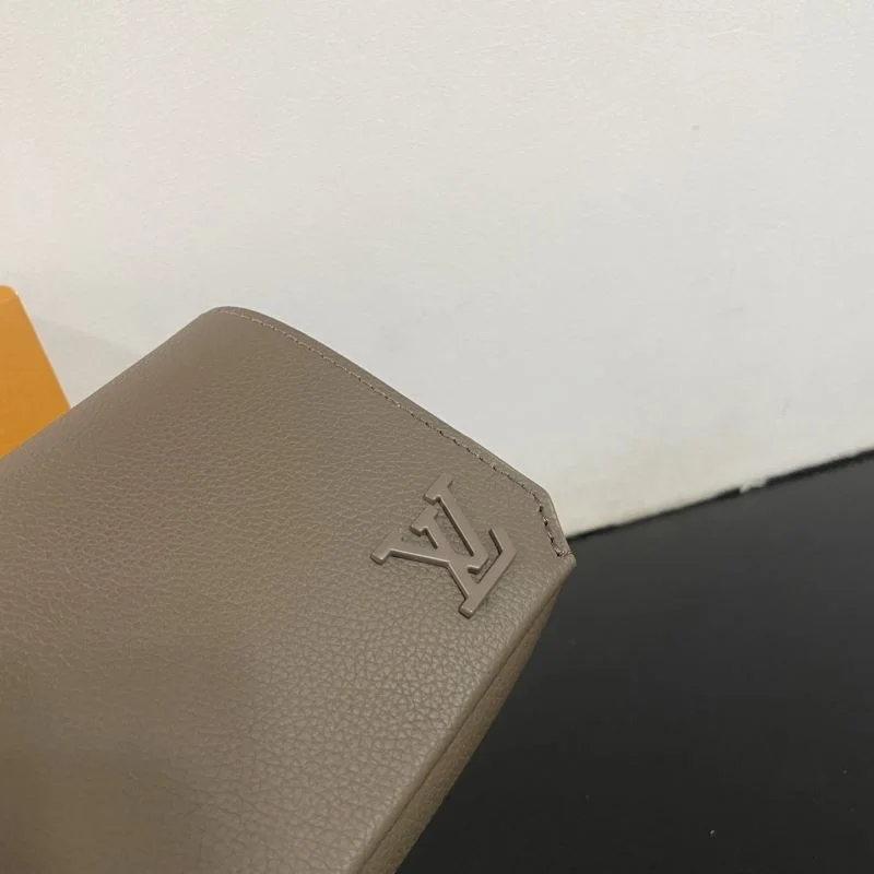 Budget-friendly Mens Louis Vuitton Satchel Bags